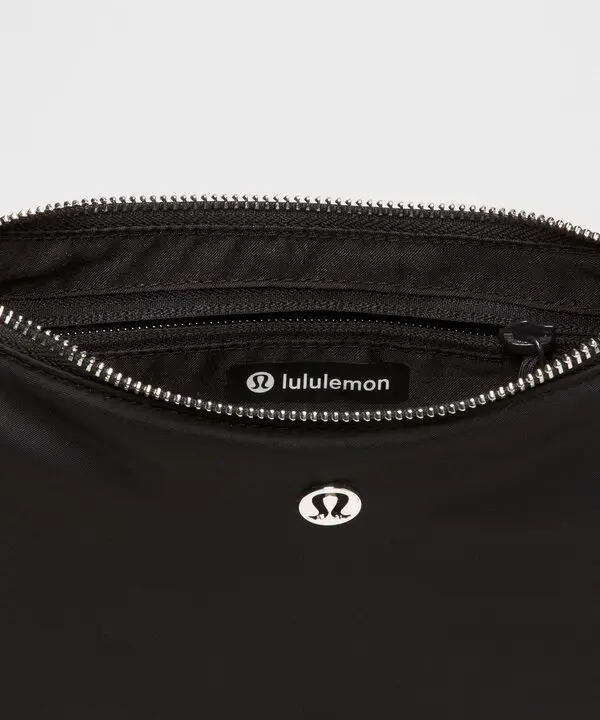 Lululemon City Essentials Small Shoulder Bag 3l - Black/silver