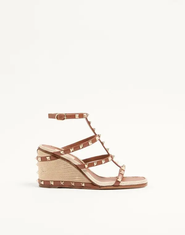 Valentino Garavani Rockstud Wedge Sandal - Saddle Brown/natural