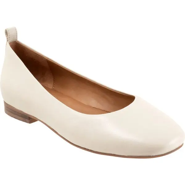 Softwalk Kiris Flat - Ivory
