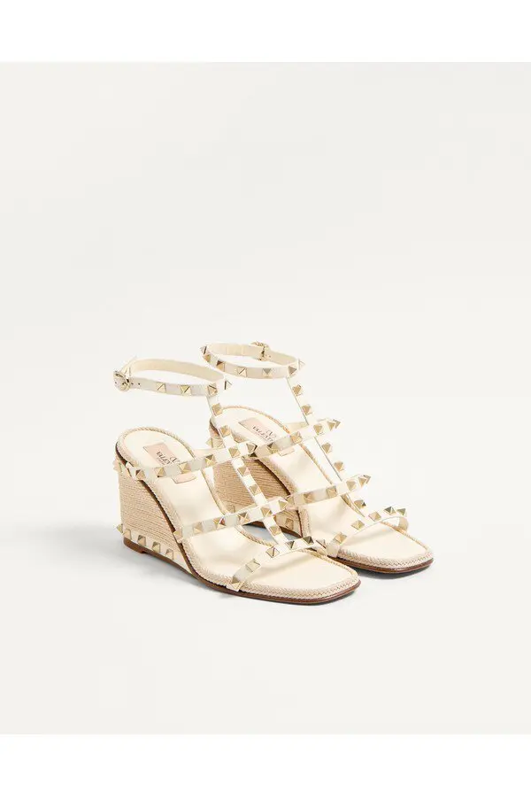 Valentino Garavani Rockstud Wedge Sandal With Cornely Embroidery - Red
