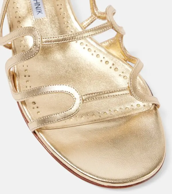 Manolo Blahnik Fawdaflat Metallic Leather Sandals - Gold