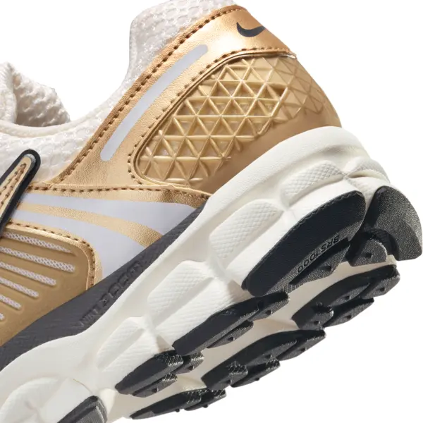 Nike Zoom Vomero Sneakers