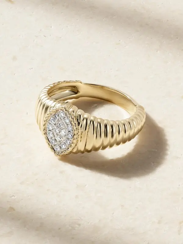 Yvonne Léon 9-karat Diamond Signet Ring - Gold