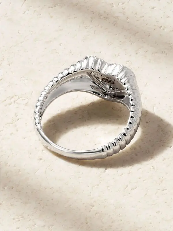 Yvonne Léon 9-karat White Gold Diamond Heart Signet Ring - Silver
