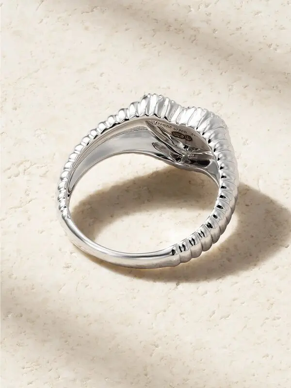 Yvonne Léon 9-karat White Gold Diamond Heart Signet Ring - Silver