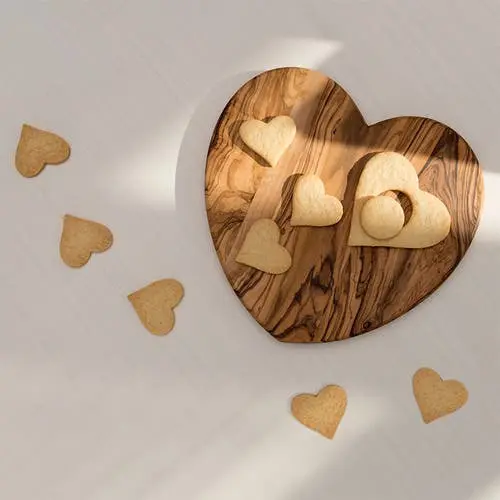 BERARD Olivewood Cutting Board, Heart Shape