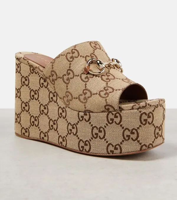 Gucci Horsebit Gg Canvas Wedge Mules - Beige