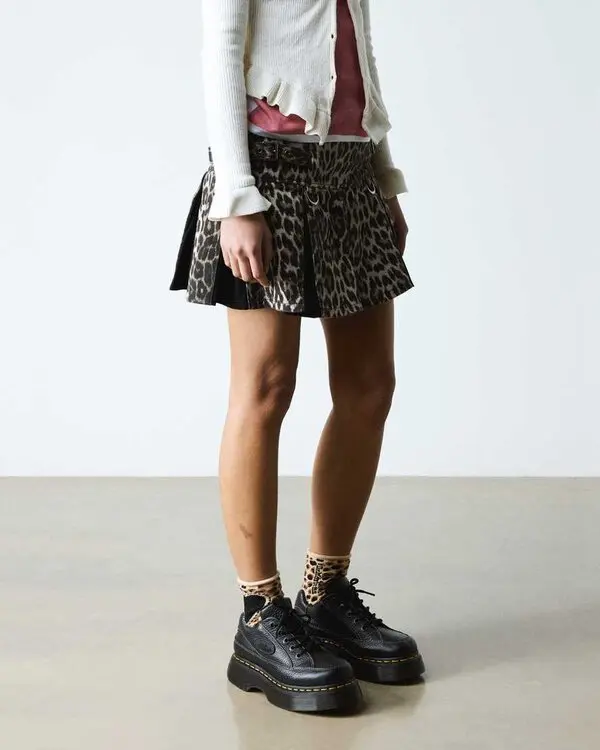 Dr. Martens Buzz 5-eye Leather Shoes - Black