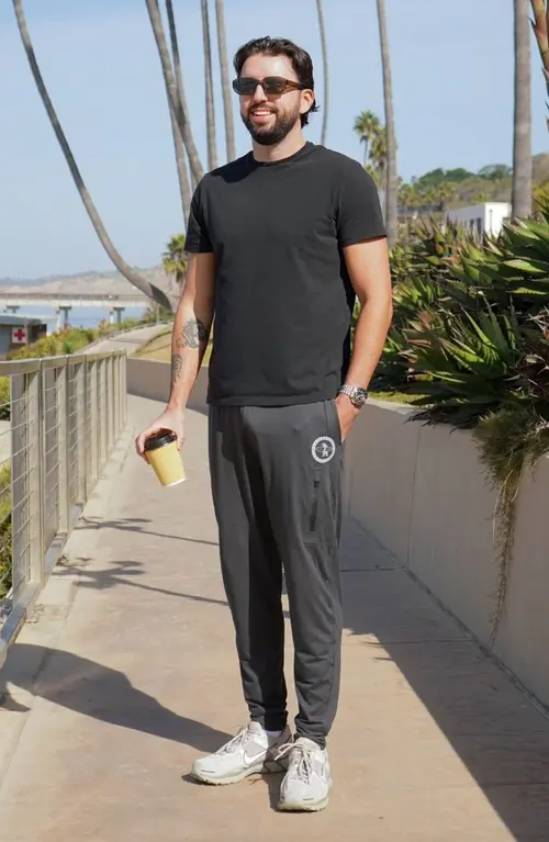 EVERYDAY CALIFORNIA Bayside Performance Joggers - Black