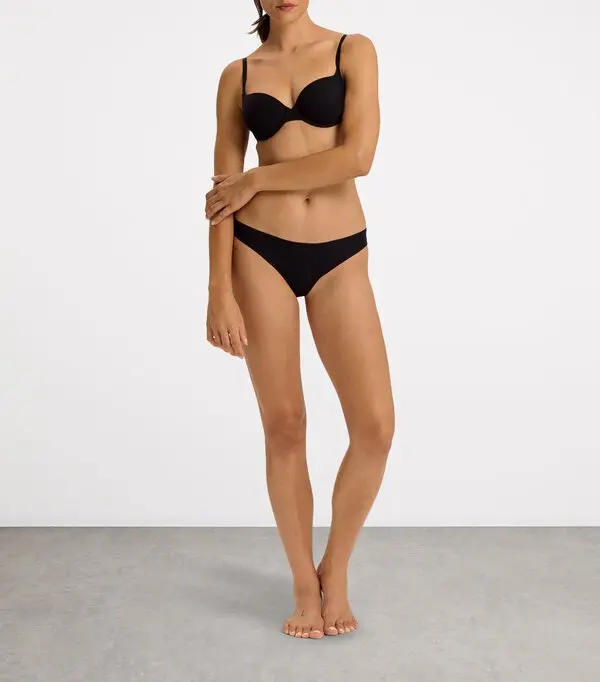 Hanro Invisible Cotton Thong - Black