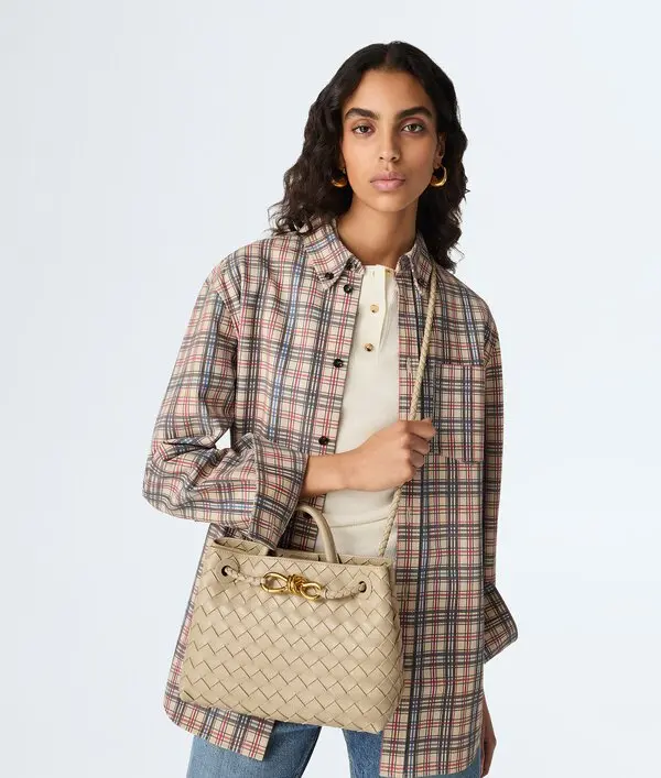 Bottega Veneta Small Intrecciato Andiamo Bag - Ecru