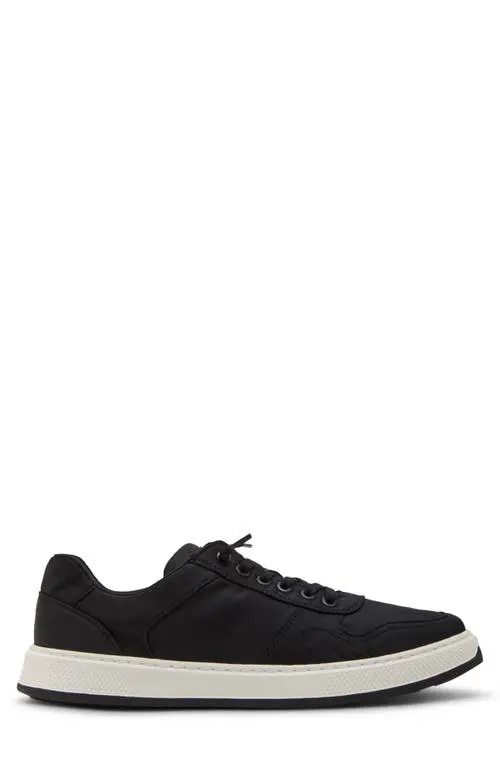Steve Madden Nereo Sneakers