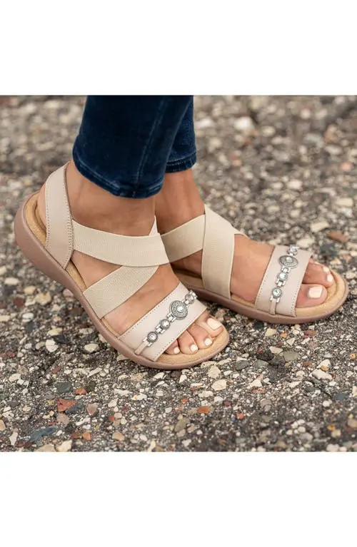 Minnetonka Brida Sandal - Beige