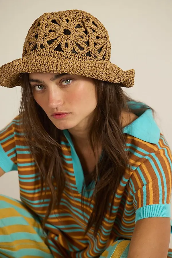 Free People Cut-out Daisy Straw Bucket Hat - Natural