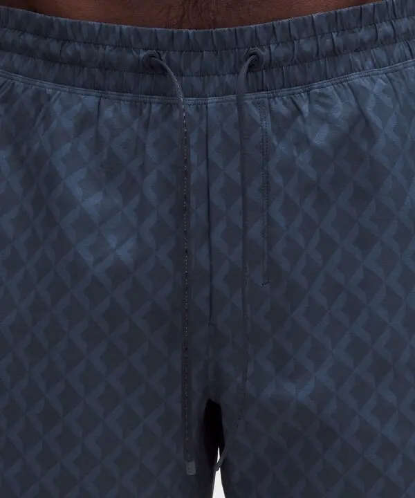 Lululemon Swim Short 7 - Square Diamond Screen Navy Multi