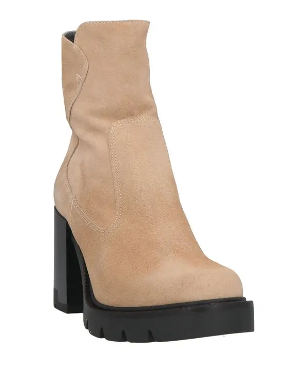 JANET & JANET Leather Ankle Boots