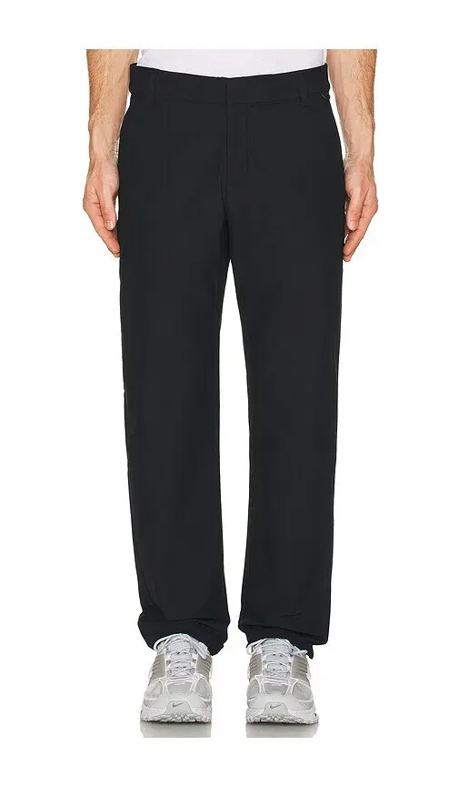 Nike Chino Regular Pant In Black
