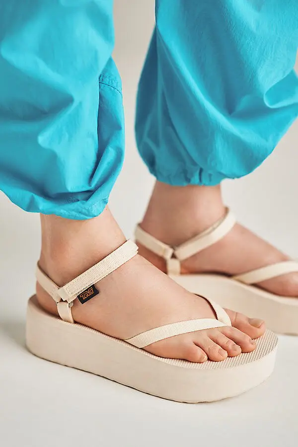 Teva Flatform Slim Sandals - Coconut