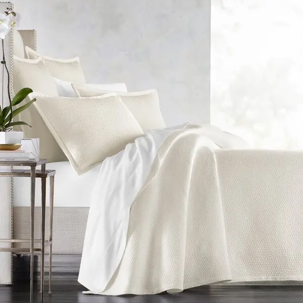 HUDSON PARK COLLECTION Signature Pebbled Matelasse King Sham, Pair - Vanilla Sky