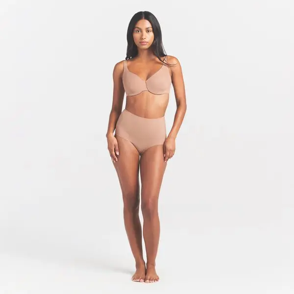 SKIMS Unlined Minimizer Bra | Light Neutral | | Smoothing Intimates - Sienna