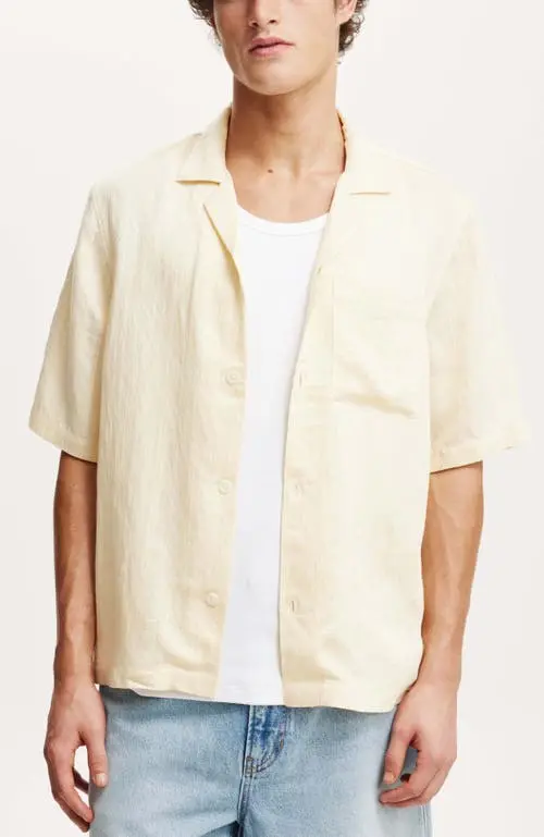 COTTON ON Box Fit Short Sleeve Shirt - Summer Yellow Dobby