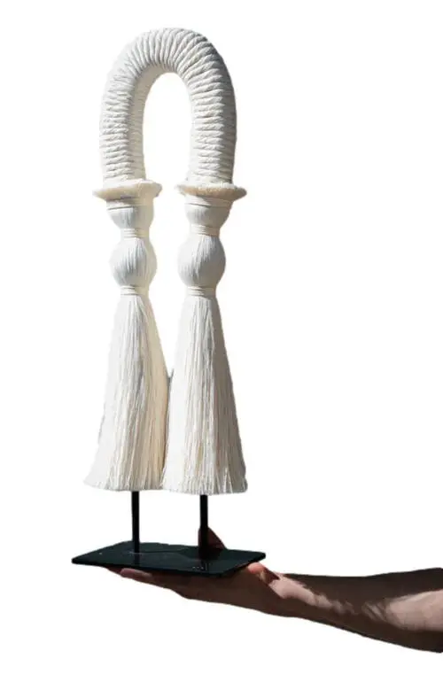 CARALARGA Aldeana Sculpture - White