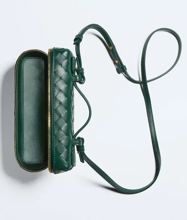 Bottega Veneta Intrecciato Leather Vanity Case - Emerald Green