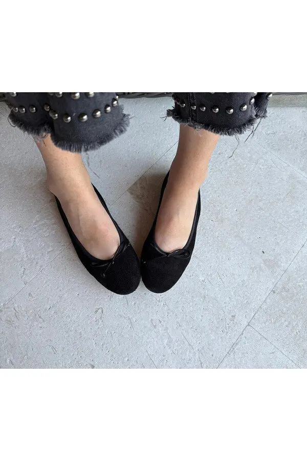 MENINA STEP Suede Ballet Flats With Bow Detailing - Black