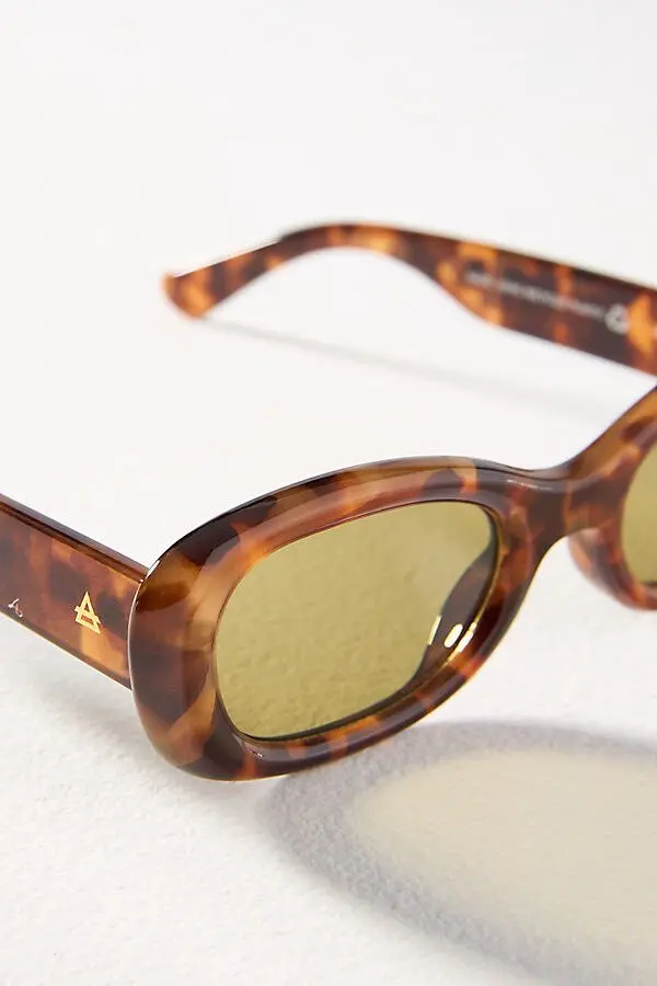 Aire Calisto Sunglasses In Brown - 27% Off | Editorialist display picture 3