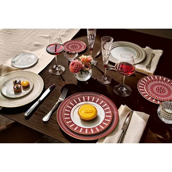 THE MARTHA, BY BACCARAT Arcadia Charger Plate