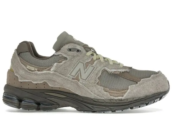 NEW BALANCE 2002r Protection Pack Sneakers - Brown