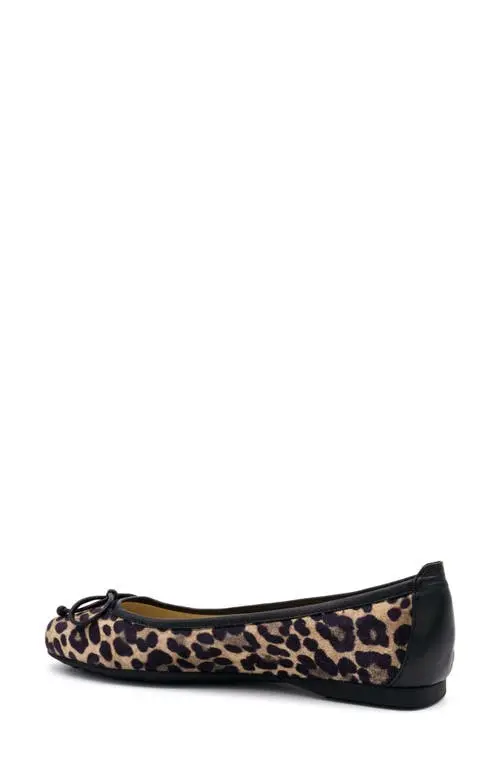 AMALFI BY RANGONI Dana Leopard Print Ballet Flat