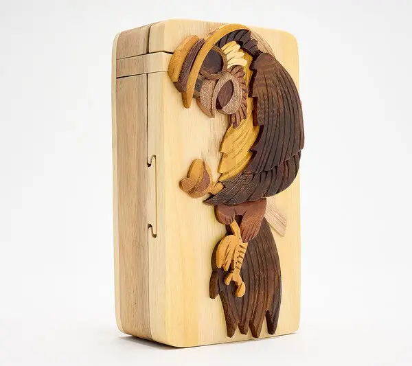 CARVER DAN'S Handcrafted Parrot On Beach Puzzle Box - One-color