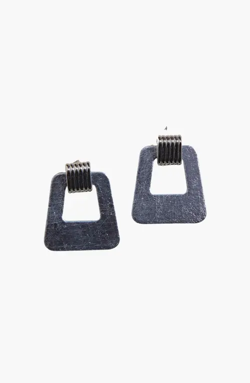 NICKEL & SUEDE Avery Stud Leather Earrings - Black/silver