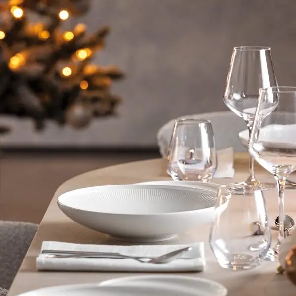 VILLEROY & BOCH Afina Deep Coupe Plate, 9.75