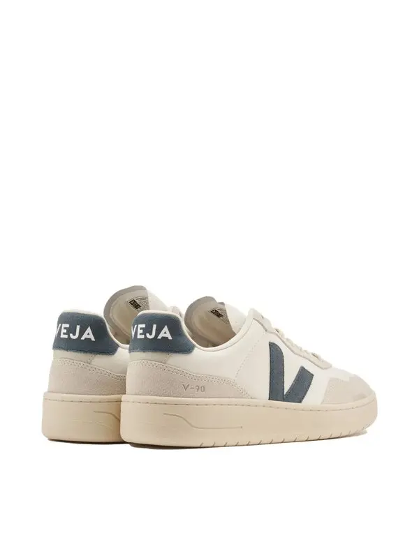 VEJA Sneakers - White