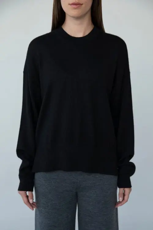 SSKEIN Crew Neck Pullover - Black