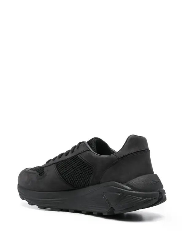 COMMON PROJECTS Leather Sneakers - Black