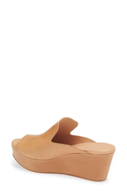 CHOCOLAT BLU Whisper Platform Wedge Sandal - Camel Leather