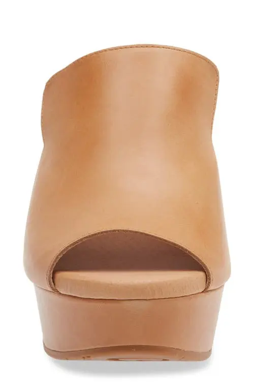 CHOCOLAT BLU Whisper Platform Wedge Sandal - Camel Leather