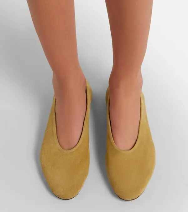 TOTEME Suede Ballet Flats - Beige