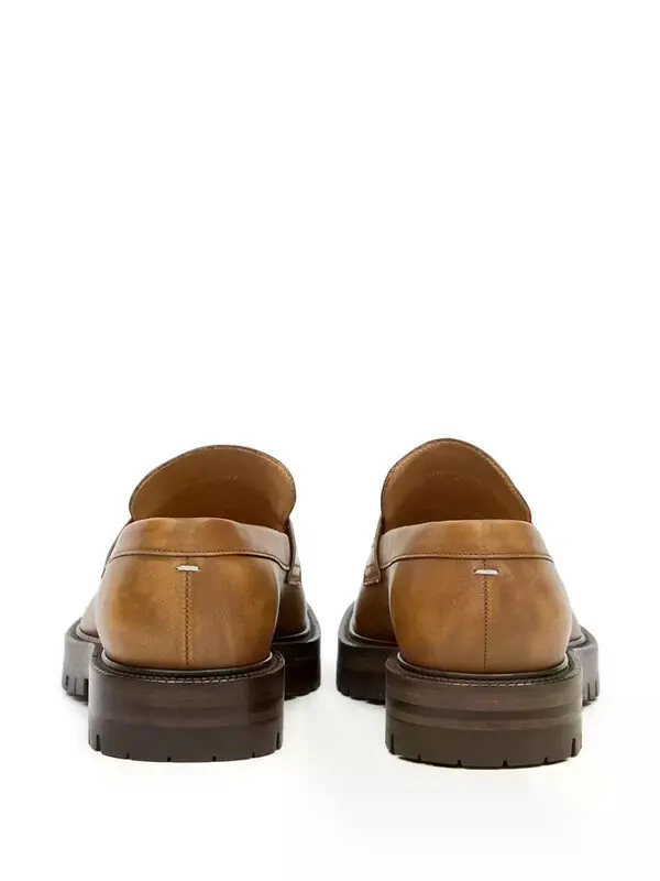 MAISON MARGIELA Tabi Leather Loafers - Neutrals
