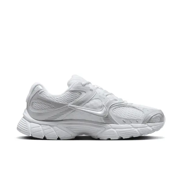 Nike V5 Rnr Reflective Accents Sneakers - White