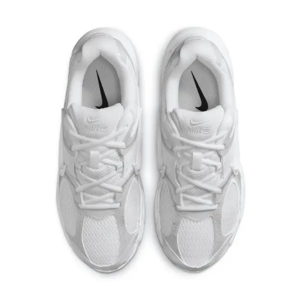 Nike V5 Rnr Reflective Accents Sneakers - White