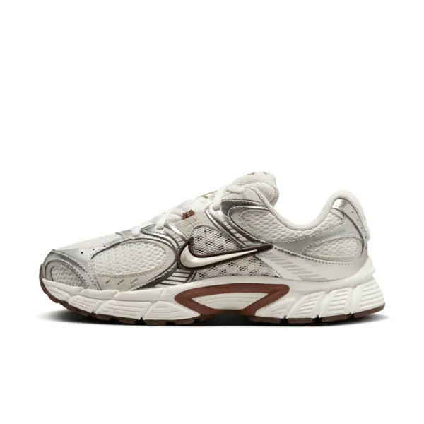 Nike V5 Rnr Sneakers With Reflective Accents - White