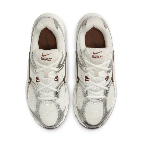 Nike V5 Rnr Athletic Shoes - White