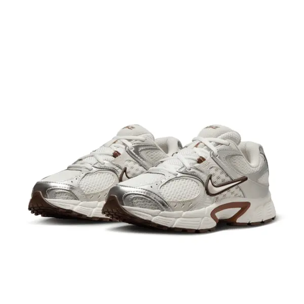 Nike V5 Rnr Athletic Shoes - White