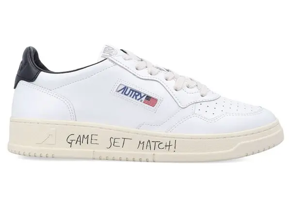 AUTRY Medalist Leather Low Top Sneakers - White/black