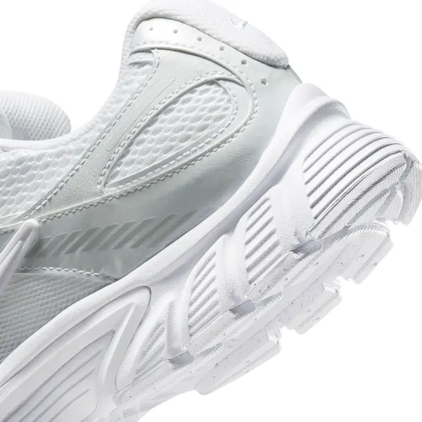Nike V5 Rnr Sneakers - White