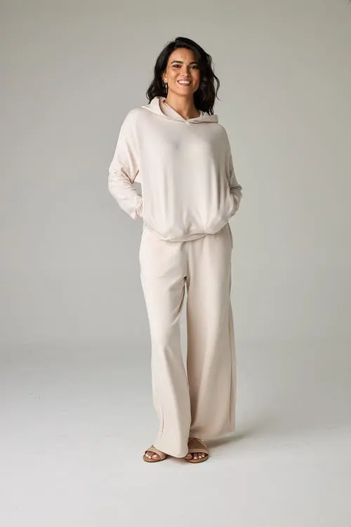 EAVOLU Baikal Eco-luxe Fleece Dolman Crop Hoodie - Bone
